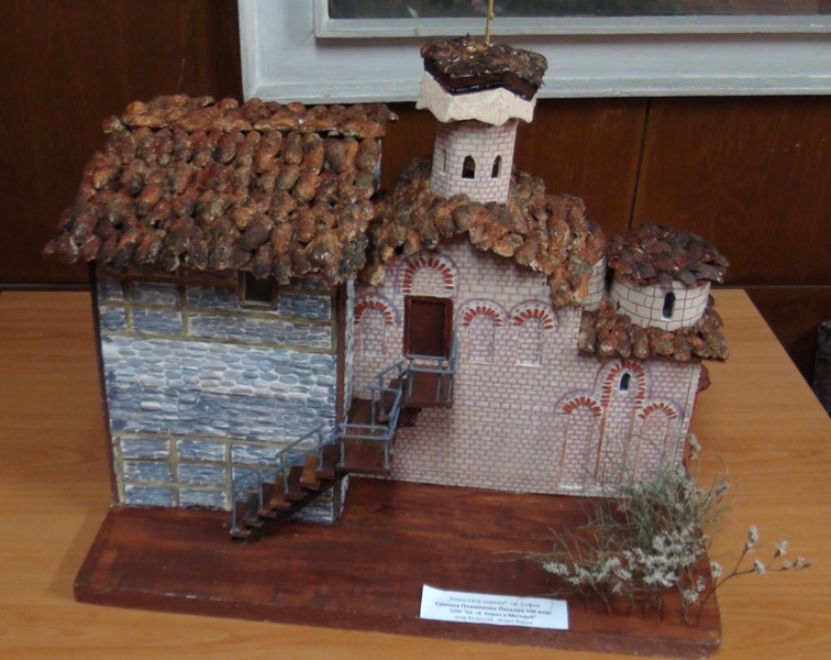 Уникална изложба на макети на архитектурни паметници радва варненци Cross Bg