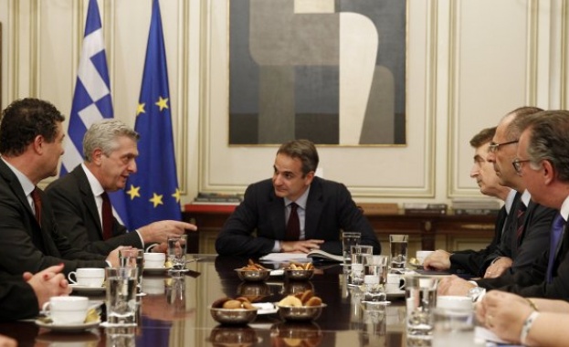 Извънреден Съвет за национална сигурност в Гърция Cross Bg