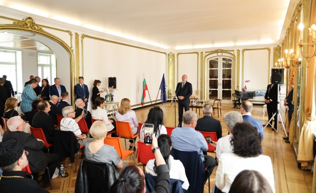 Румен Радев Призовавам КЕВР и “Булгаргаз” да обявят цената на природния газ за текущия месец