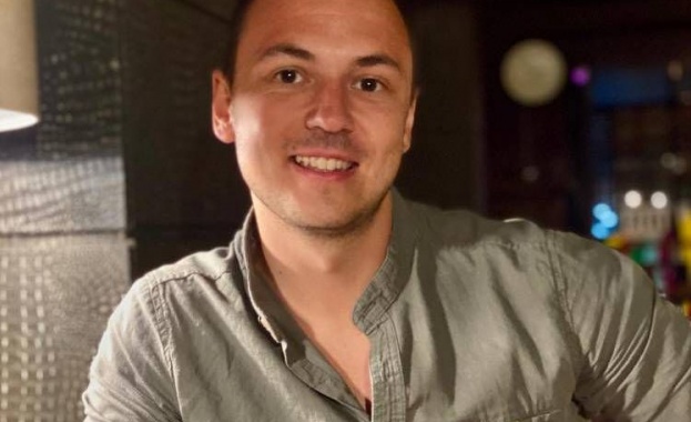 Един от загиналите полицаи сгоден за журналистка бил извънредно на работа Cross Bg