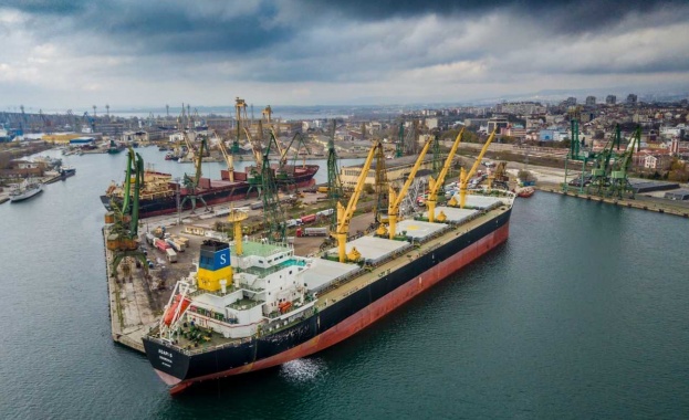 Двама моряци загинаха на кораб край Варна Cross Bg