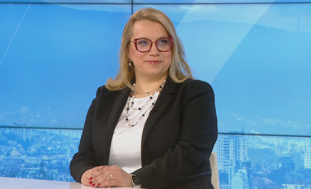 Деница Златева До 3 месеца цената на природния газ ще бъде с 30 по ниска спрямо април Cross Bg